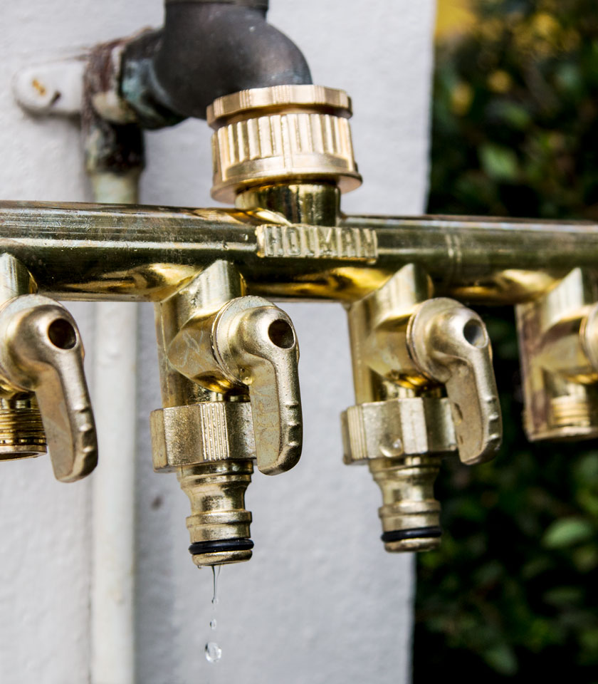 4 Way Metal Tap Outlet - Holman Industries