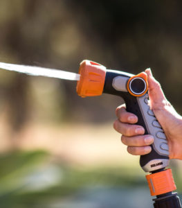 Heavy Duty 8 Function Spray Gun with Thumb Flow Control - Holman Industries