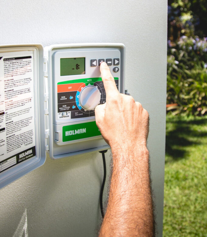 Discontinued – Dial Ezy Gardener 6 Station Controller - Holman Industries