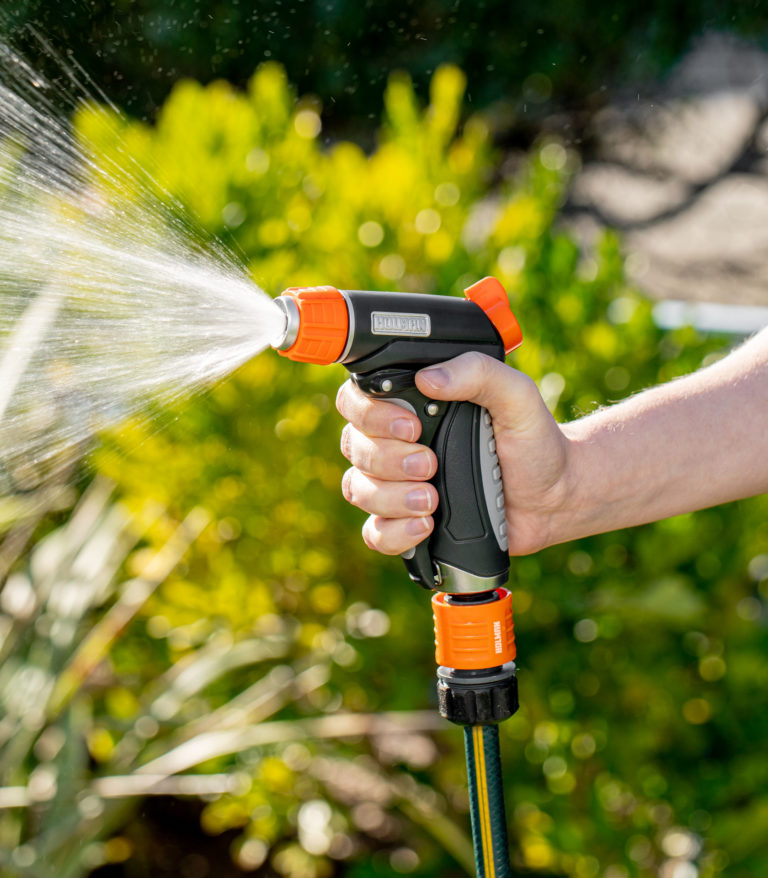 Heavy Duty 8 Function Spray Gun with Thumb Flow Control - Holman Industries